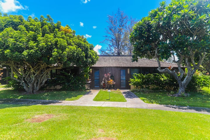 Serene Hawaiian Style Cottage - Haleiwa, HI