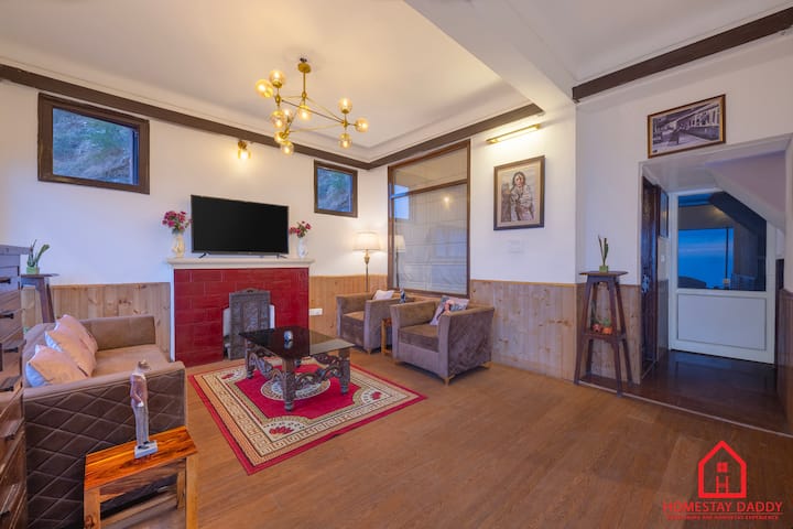 The Bonneville- 2bhk (Mall Road) -By Homestaydaddy - Mussoorie