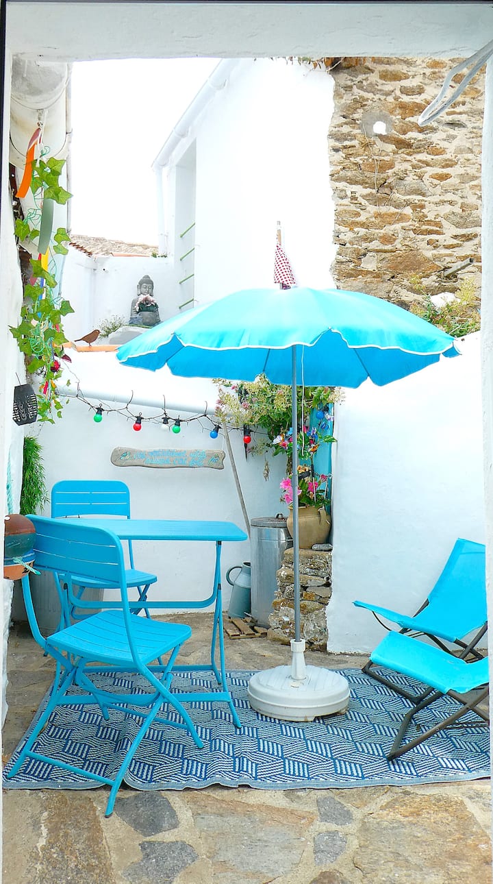 Les P'tits Prés, Petite Maison Dans L'arrière Port - L'Île-d'Yeu