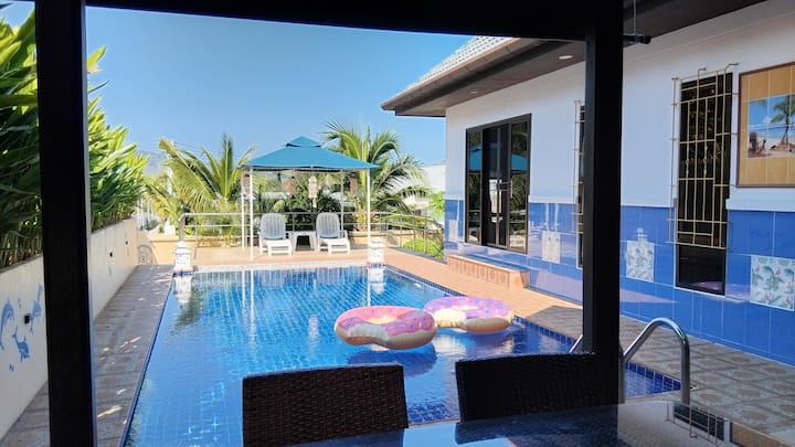 Private Pool Villa / Near The Sea - Thailand