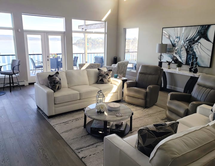 Edgewater Chemainus Waterfront *Luxury Suite* - Vancouver Island