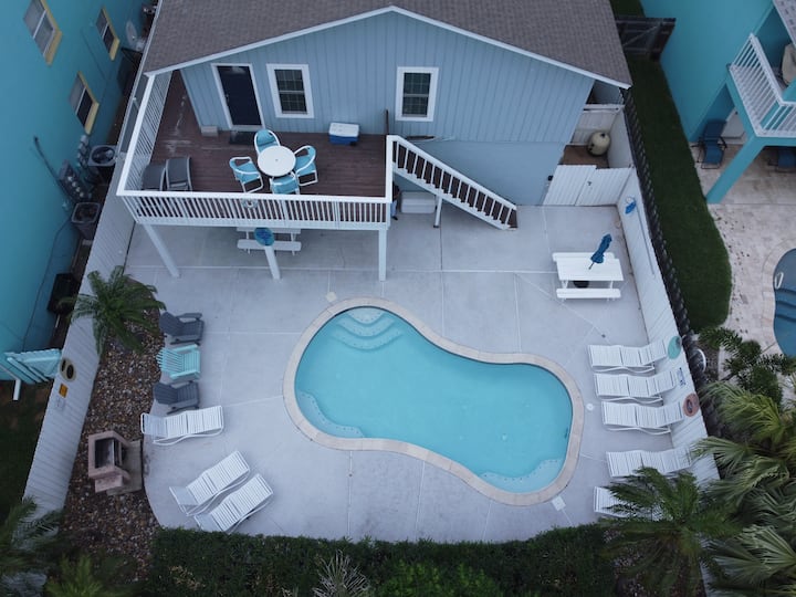 Shared Pool & Private Patio,3 Min Walk To Beach - South Padre Island, TX