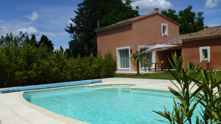 Gîte De Charme Contemporain
Au Pied Du Lubéron - Cavaillon