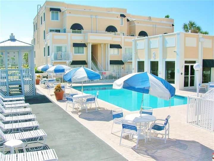 Oceanfront Condo With Pool & Direct Beach Access! - Cape Canaveral, FL