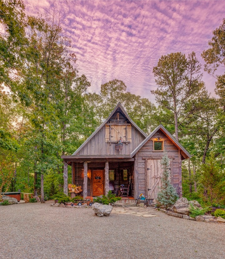 Hillbilly Hiltin At Fox Pass Cabins - Hot Springs Village, AR