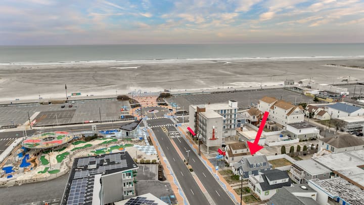 One Block From The Beach - Huge Yard- 12 Guests - Wildwood, NJ