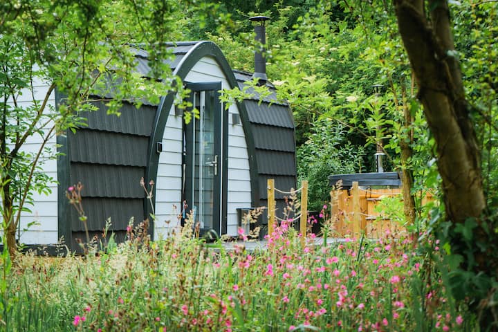 Private Woodland Glamping Pod & Hot Tub Retreat - North Wales