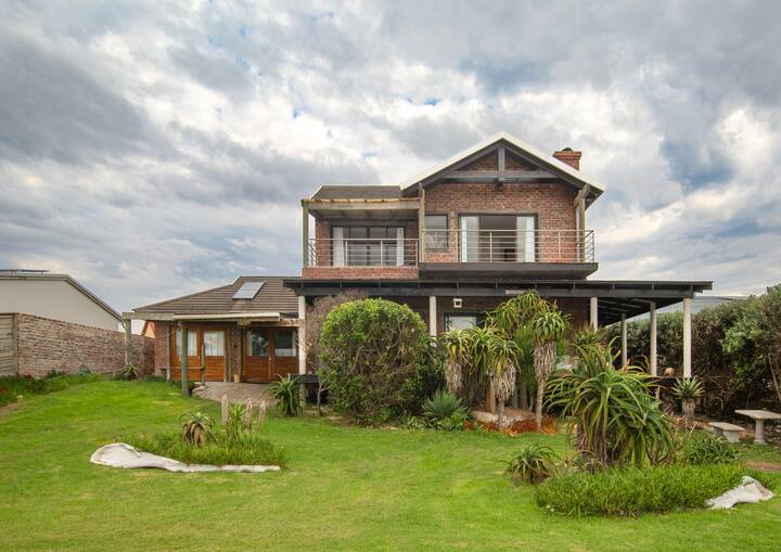 Misty Morning Holiday Home - Saint Francis Bay