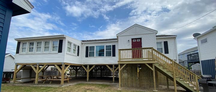 Ocean Views 30-second Walk To Beach Sleeps 11 - Biddeford, ME