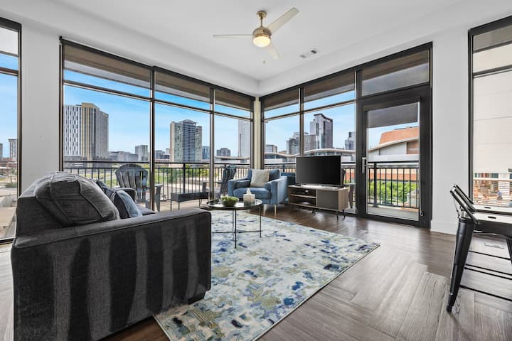 Best Balcony Views! Large Unit Close To Broadway! - 納什維爾