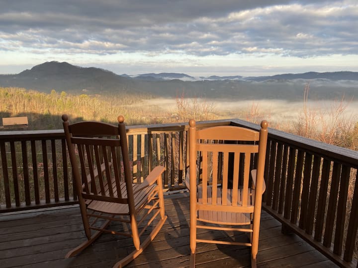 The View ⭐ Private Cabin W/ Panoramic Mountain Views! - Townsend, TN