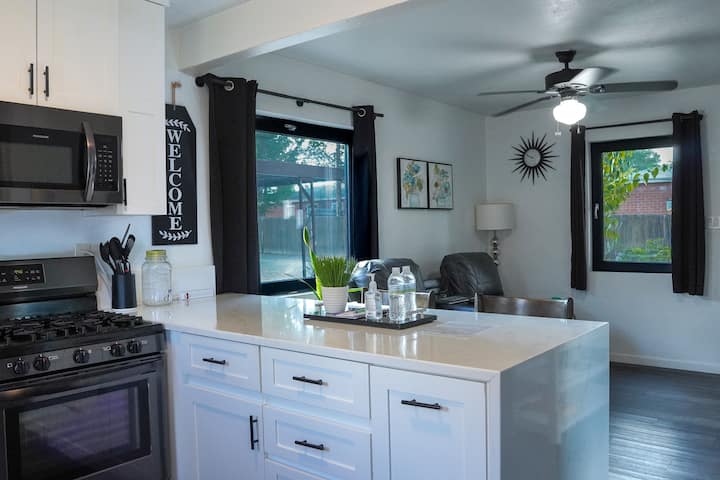 Aspen Cottage @ Home - No Cleaning Fee - Farmington, NM