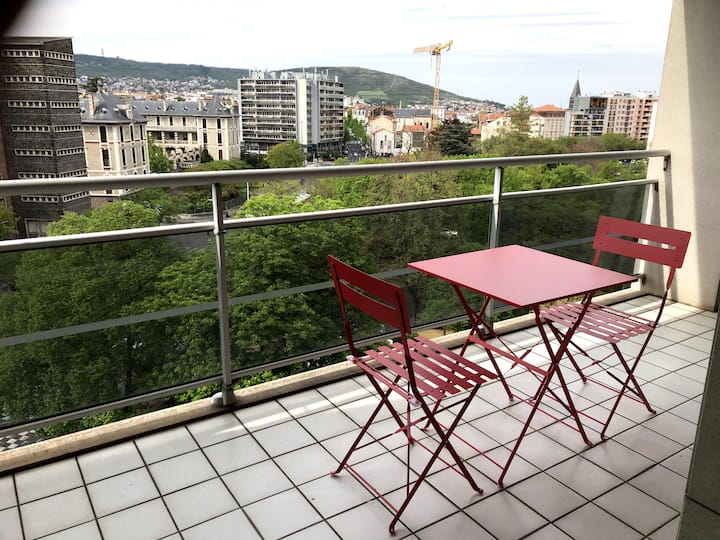 ⭐️F1 Avec Vue Dégagée, Terrasse 6m2, Wifi⭐️⭐️⭐️ - Clermont-Ferrand