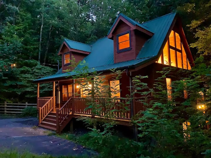 Family Fun-gameroom-hot Tub! - Gatlinburg, TN