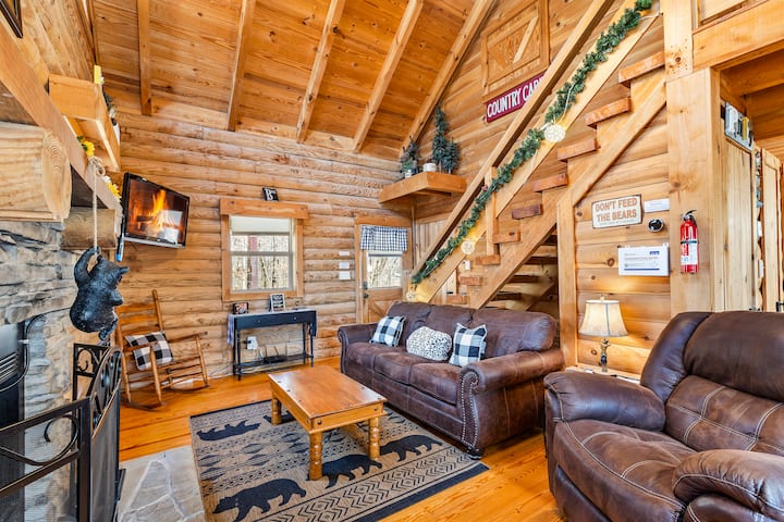 Dreamy Woodland Haven ~ Hot Tub ~ Trails ~ Pets Ok - Maryville, TN