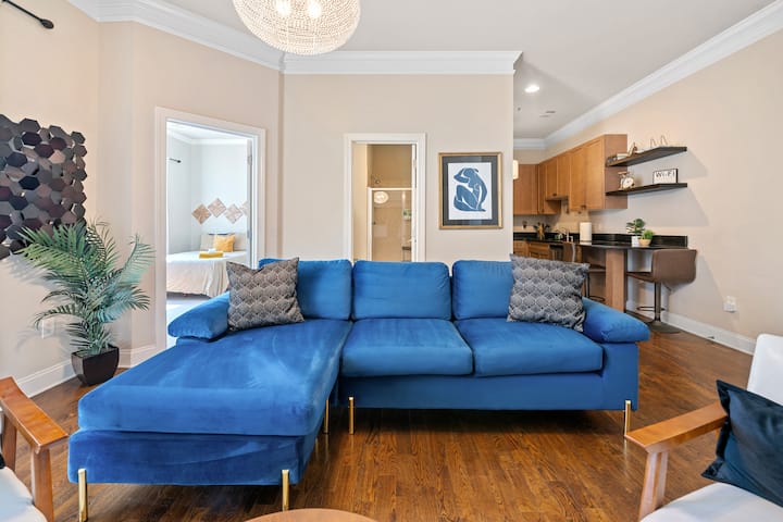 Luxe Modern & Safe Midtown Condo-2 Gated Prkg Spot - Atlanta, GA
