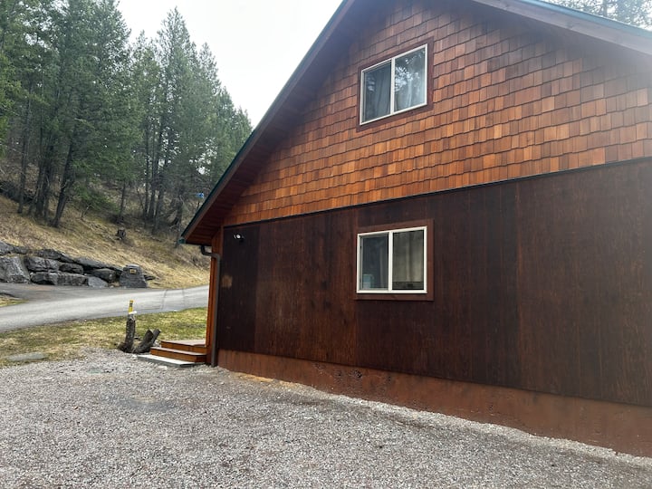 Tranquility Awaits You In This Studio Apartment - Bigfork, MT