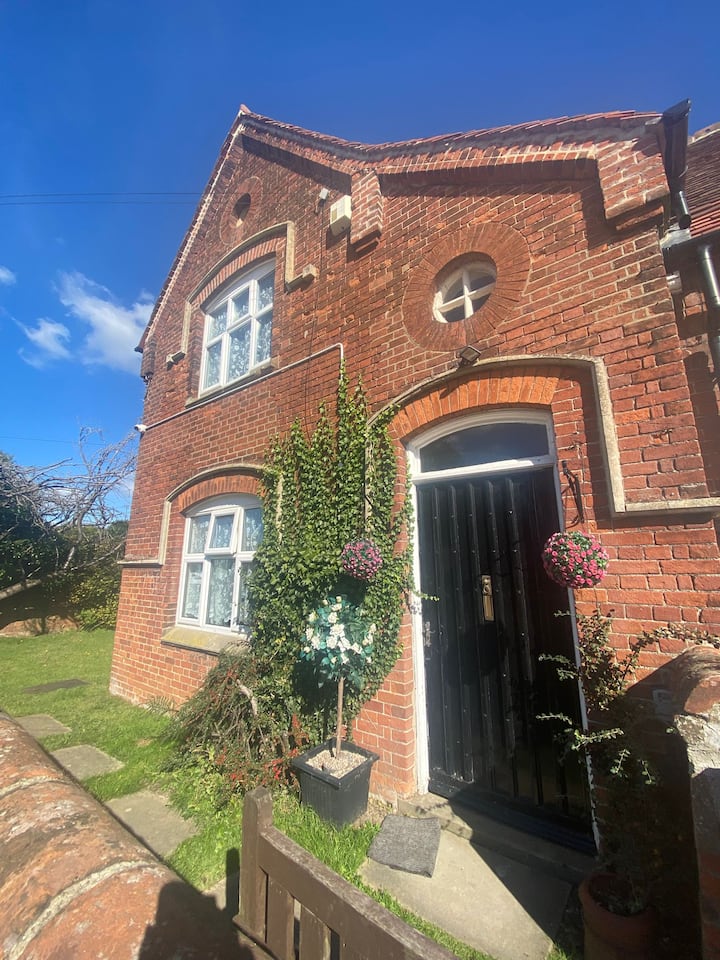 4 Bedroom School House - Holt