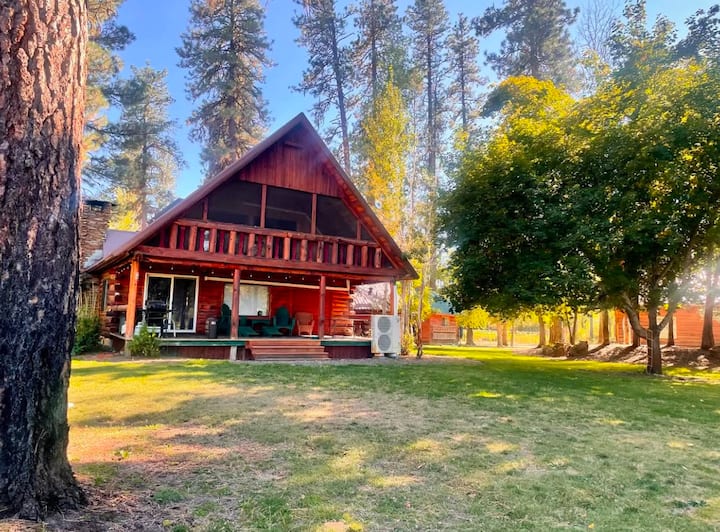 Riverside Ranch House - Unbelievable Views - Garden Valley, ID
