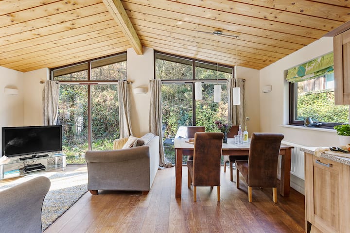 Holiday Lodge Sanctuary Set In Beautiful Woodland - Slapton Ley