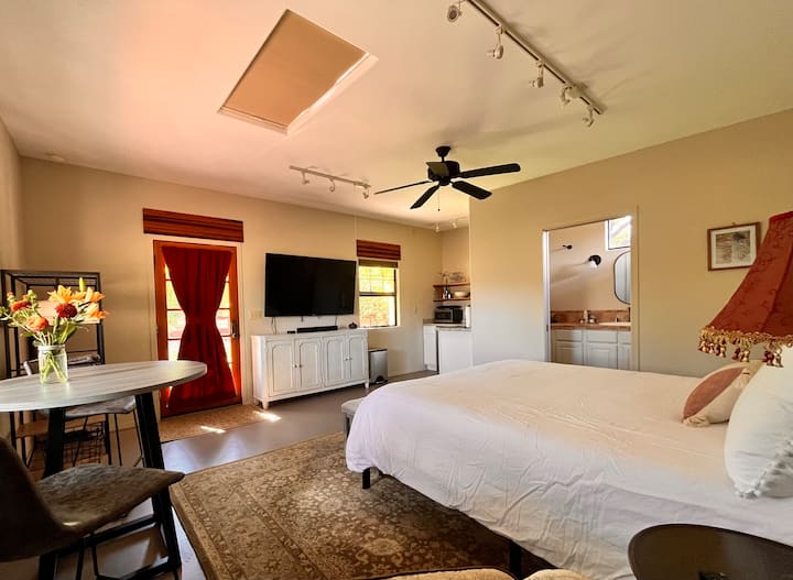 Peaceful Southwestern Stand Alone Casita - Green Valley, AZ