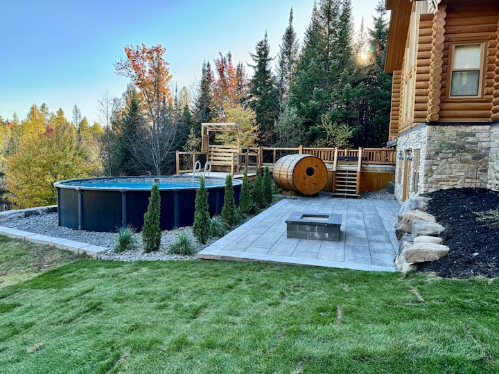 Chalet Avec Spa Privé, Sauna Et Piscine Extérieure - Saint-Sauveur