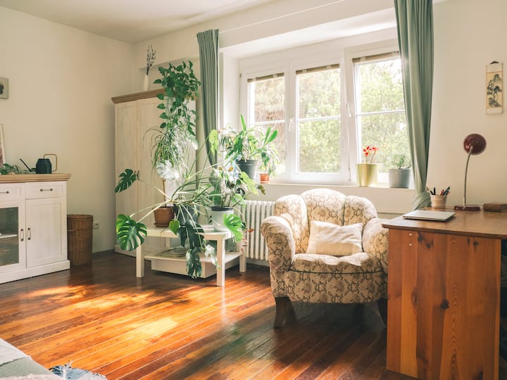 Cozy Apartment With Loads Of Plants & Easy Parking - ブラチスラバ