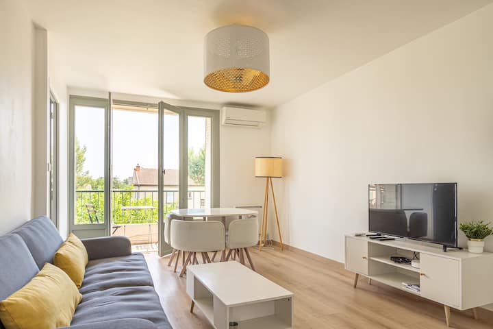Superbe T4 Ensoleillé Avec Balcon À Avignon - Avignon
