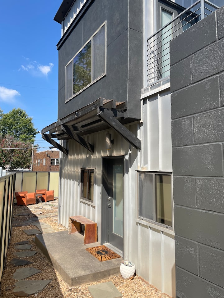 Modern Loft - Cherry Street Two - Tulsa, OK