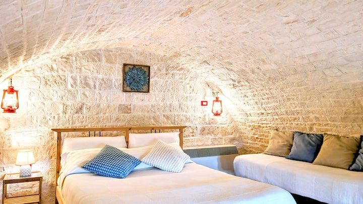 Vite - Agriturismo Trulli Panoramici - Locorotondo