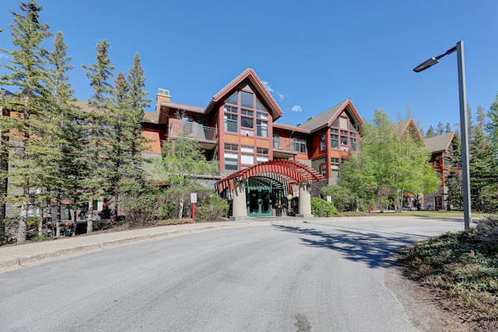Canmore (2) Mountain Retreat Entire 2 Bedroom - キャンモア