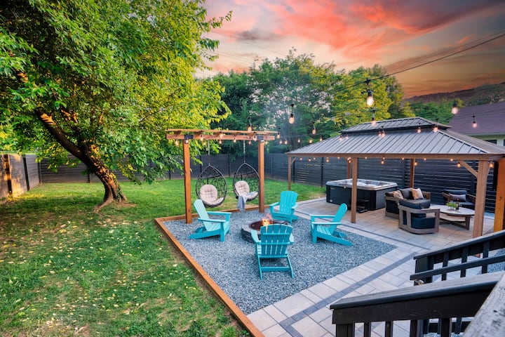 Uptown Oasis | Hot Tub | Swing Chairs | Fire Pit - Cotswold - Charlotte