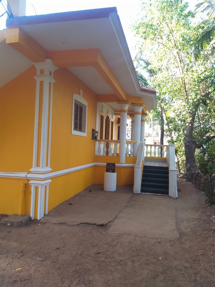 Robert House At Ashvem - Goa