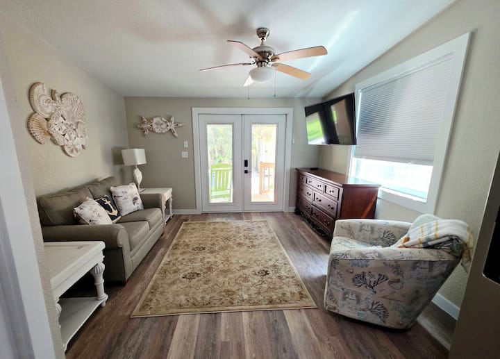 Airy Ozona East On The Gulf! Newly Renovated - Clearwater, FL