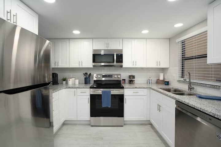 Peaceful Retreat With All The Amenities - Sanibel Island, FL