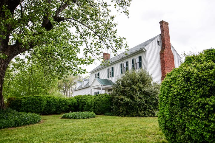 Clifton House | An Equestrian Getaway - Shenandoah National Park
