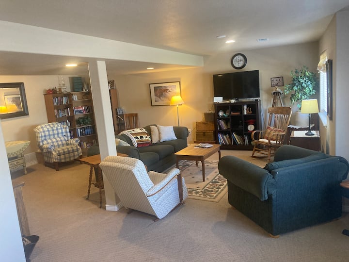 Fort Collins Getaway- Lower Level Walkout Retreat - Fort Collins, CO