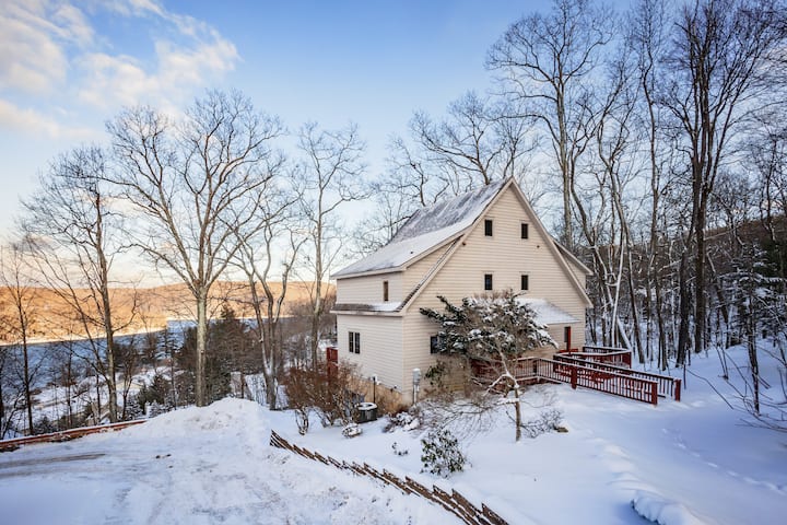 Amazing Views! | 4bd/4.5ba | Dock, Wisp, Hot Tub - Deep Creek Lake, Oakland