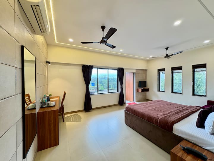 Signature Room | Mountain View Balcony | Pure Veg - Lonavla