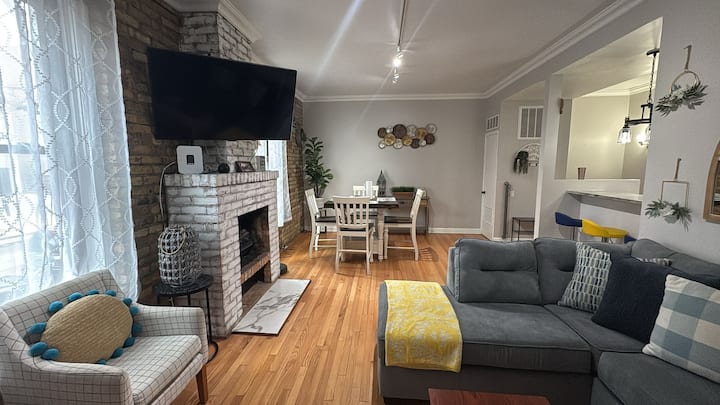 Cozy Lincoln Park Condo Near The Lake. - Chicago