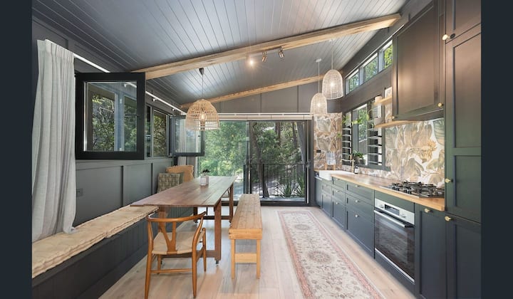 Private Black Studio At North Avoca, Walk To Beach - Avoca Beach