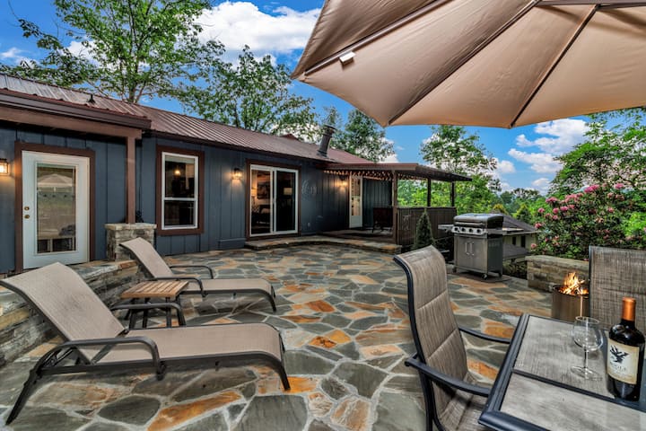 Mntn Modern W/ Hot Tub | Mins To Avl, Hiking & Brp - Weaverville, NC