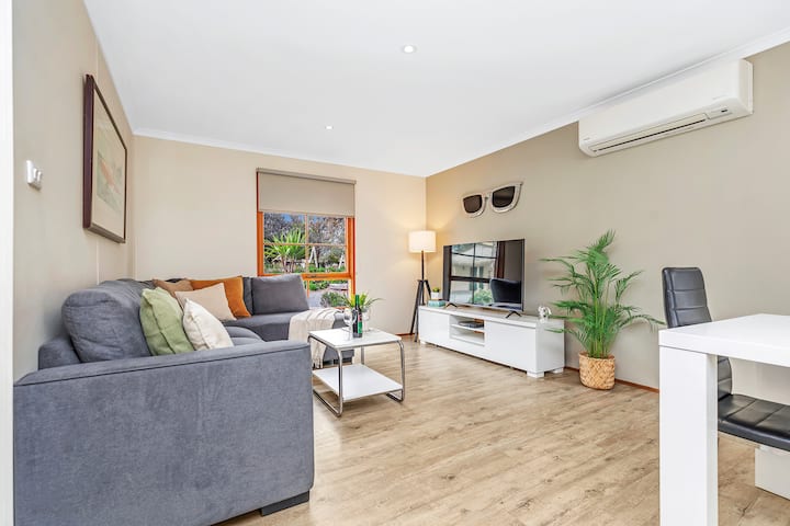 Moama Riverfront Escape: Pool, Fun + Space For Everyone! - Moama