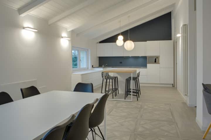 Villa - Attico Quadrilocale Con Terrazza E Piscina - Peschiera del Garda