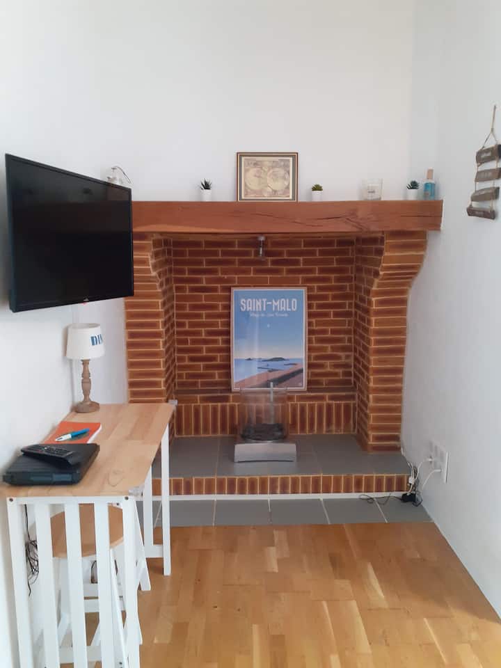 À 50m De La Mer, Près Des Remparts, Gare Tgv+ferry - Saint-Malo