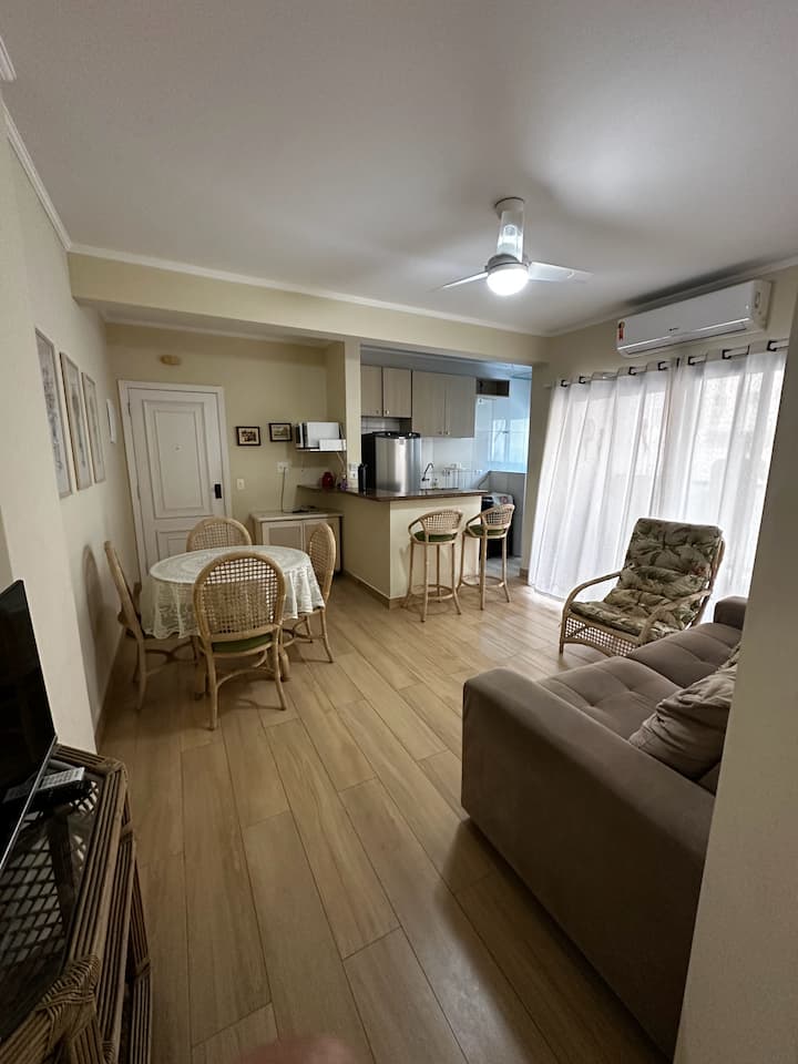 Lindo Flat Pitangueiras Guaruja 50 Mts Da Praia! - Guarujá
