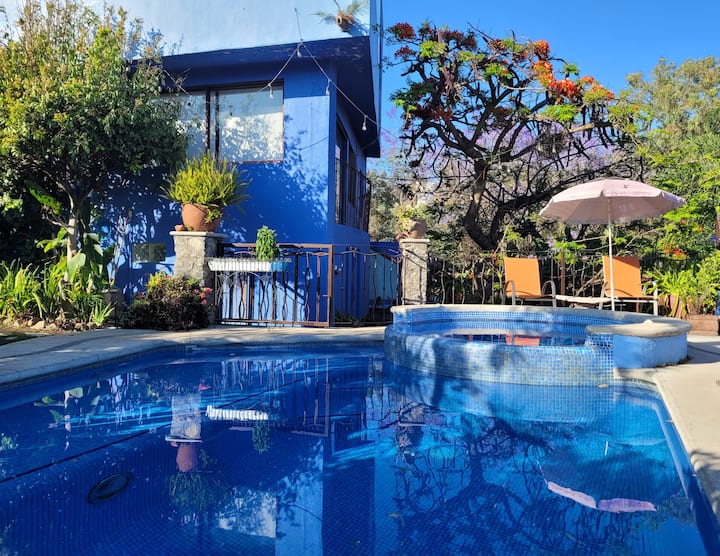 Casa Tonia: Beautiful Home W/ Pool, Hot Tub & View - Cuernavaca