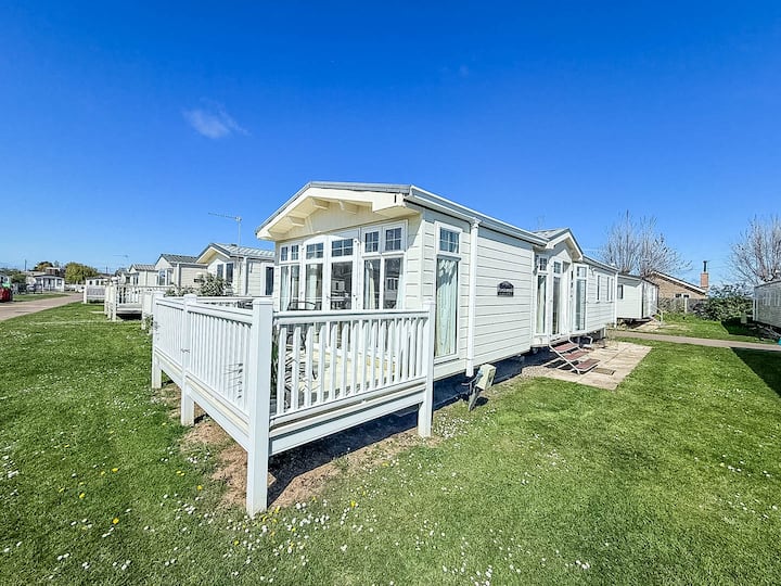 6 Berth Caravan For Hire At California Cliffs In Scratby By The Beach Ref 50050l - Hemsby