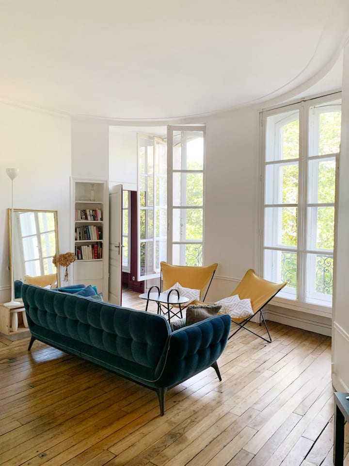 Odeon, 2 Chambres, Appartement Du 18e Siècle. - Paris