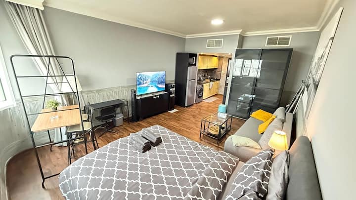 Majestic Studio On Ajman Corniche (Angle Seaview) - Ajman